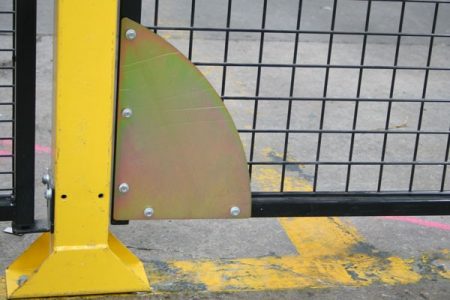 MACHINERY SAFETY FENCE- De Fence gate kick plate - Spacepac Industries