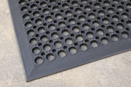 Oil resistant floor mat 910 x 1520 x 10mm – Red - Spacepac Industries